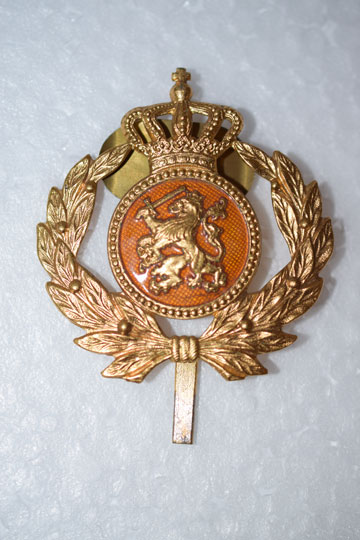 Militaria/ Others: Dutch Infantry officer's peak cap emblem. Early ...