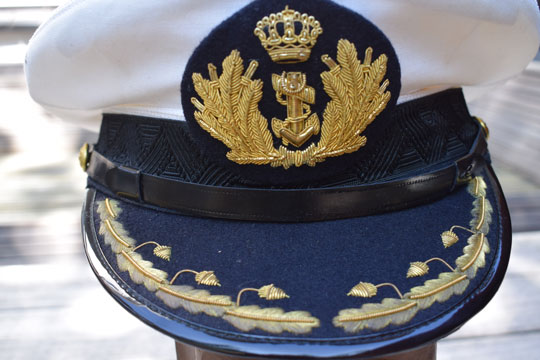 Militaria/ Others: Dutch Naval Commander officers peak cap.