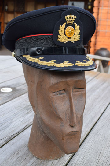 Militaria/ Others: Dutch ceremonial visor cap for Artillery, Engineers ...